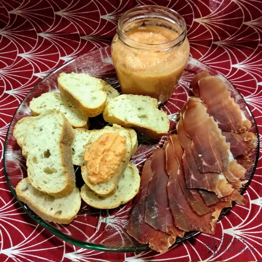 PAN TUMACA CON JAMÓN SERRANO Mambo - Entre Delicias